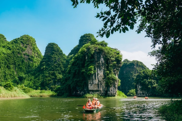 Vietnam Rundreise 2 Woche: Top Touren für Deutsche & Österreicher | IZITOUR